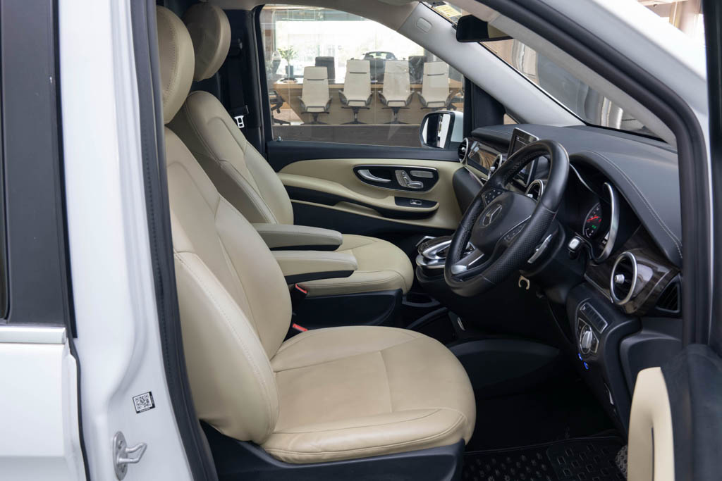 MERCEDES BENZ V220D EXCLUSIVE - Big Boy Toyz