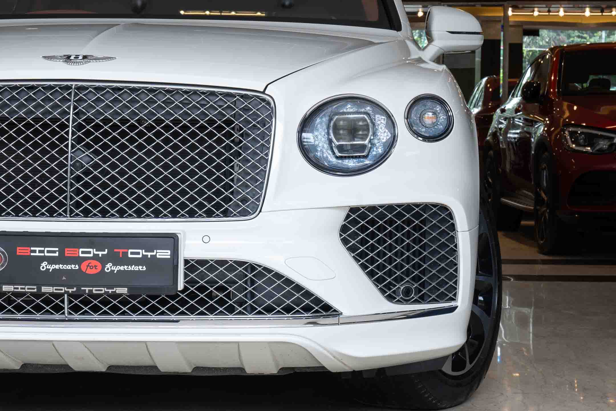BENTLEY BENTAYGA V8 Facelift - Big Boy Toyz