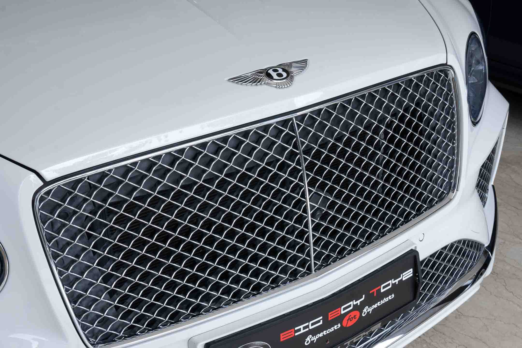 BENTLEY BENTAYGA V8 Facelift - Big Boy Toyz
