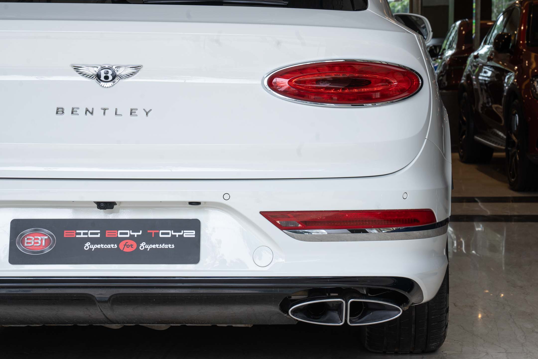BENTLEY BENTAYGA V8 Facelift - Big Boy Toyz